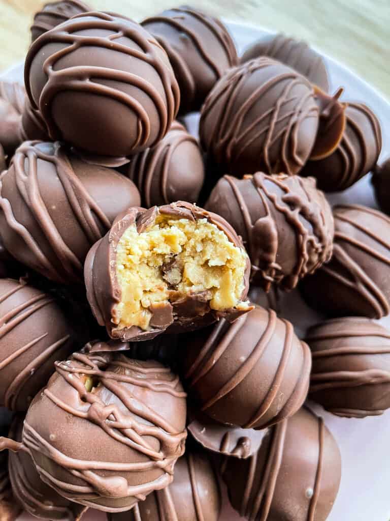 Easy Peanut Butter Balls - Cook Fast, Eat Well