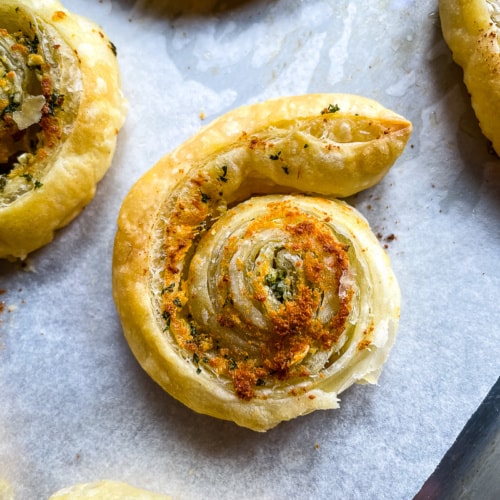 Garlic Puff Pastry Swirls - Cook Fast, Eat Well